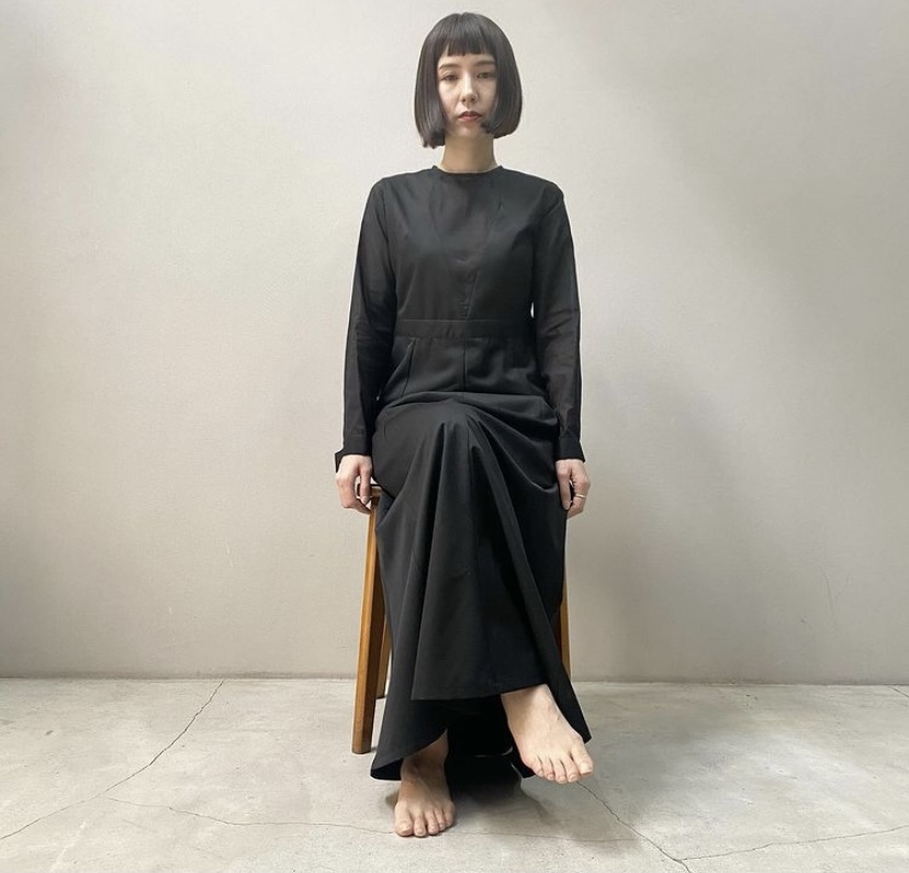 Gored panel dress / Black×Blackを仕入れる | ECモールに無い商品の仕入れならorosy（オロシー）