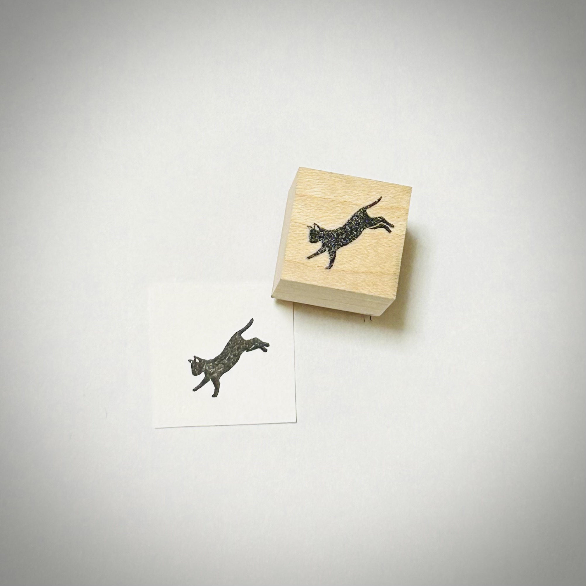 猫の国シリーズ「クロ」を仕入れる | ECモールに無い商品の仕入れならorosy（オロシー）