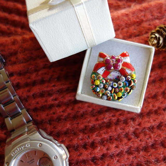 クリスマスリース（1）の七宝焼ピンブローチ（ピンバッジ）を仕入れる | ECモールに無い商品の仕入れならorosy（オロシー）