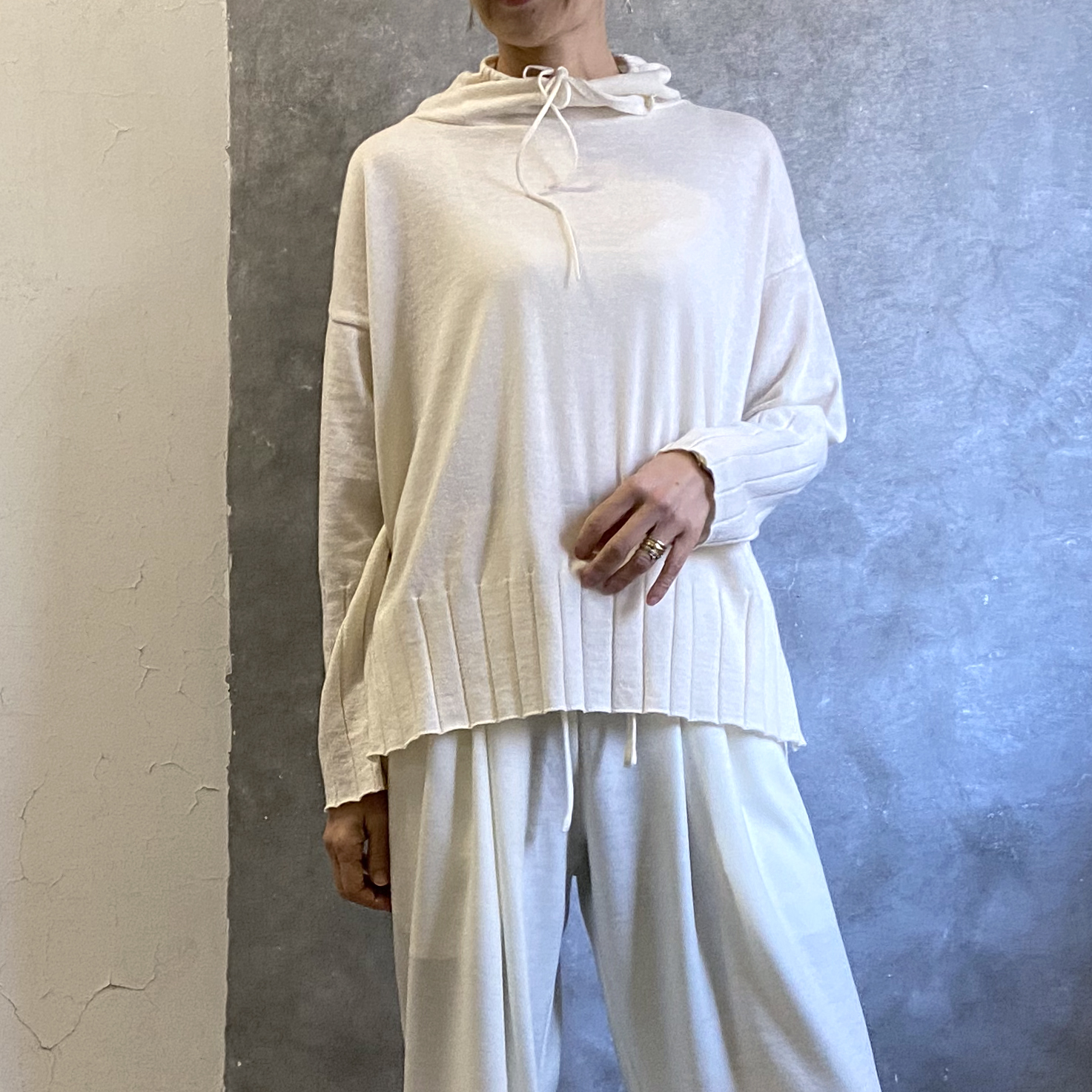 フード衿プルオーバー(K24)を仕入れる | ECモールに無い商品の仕入れならorosy（オロシー）