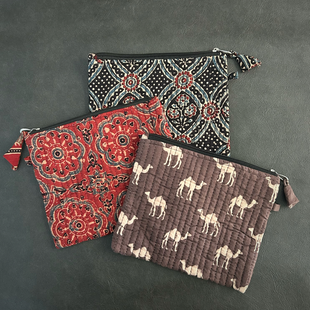 フラットポーチ アジュラックプリントを仕入れる | ECモールに無い商品の仕入れならorosy（オロシー）