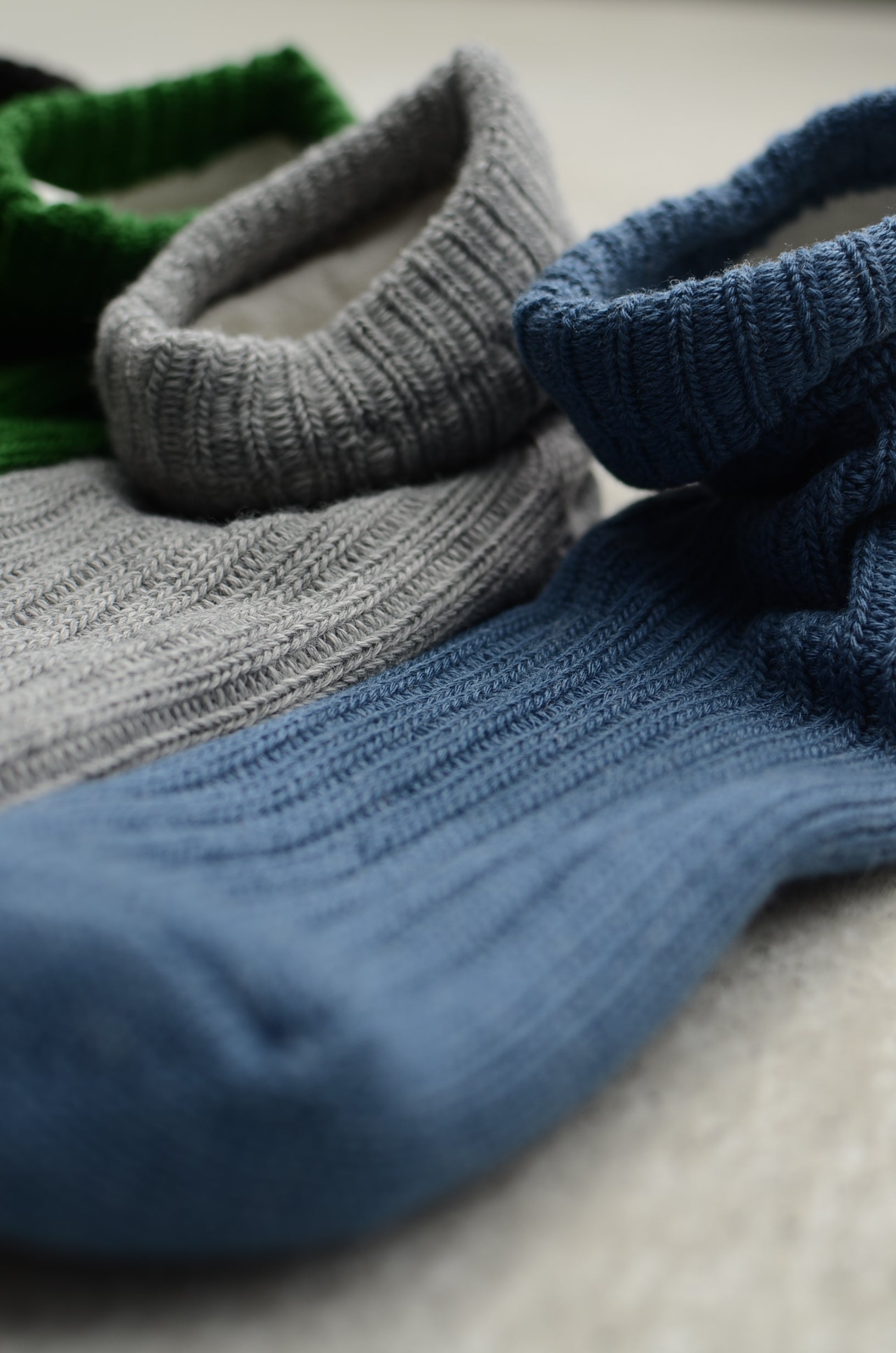 シルクとウールの二重靴下 日本製(L)を仕入れる | ECモールに無い商品の仕入れならorosy（オロシー）