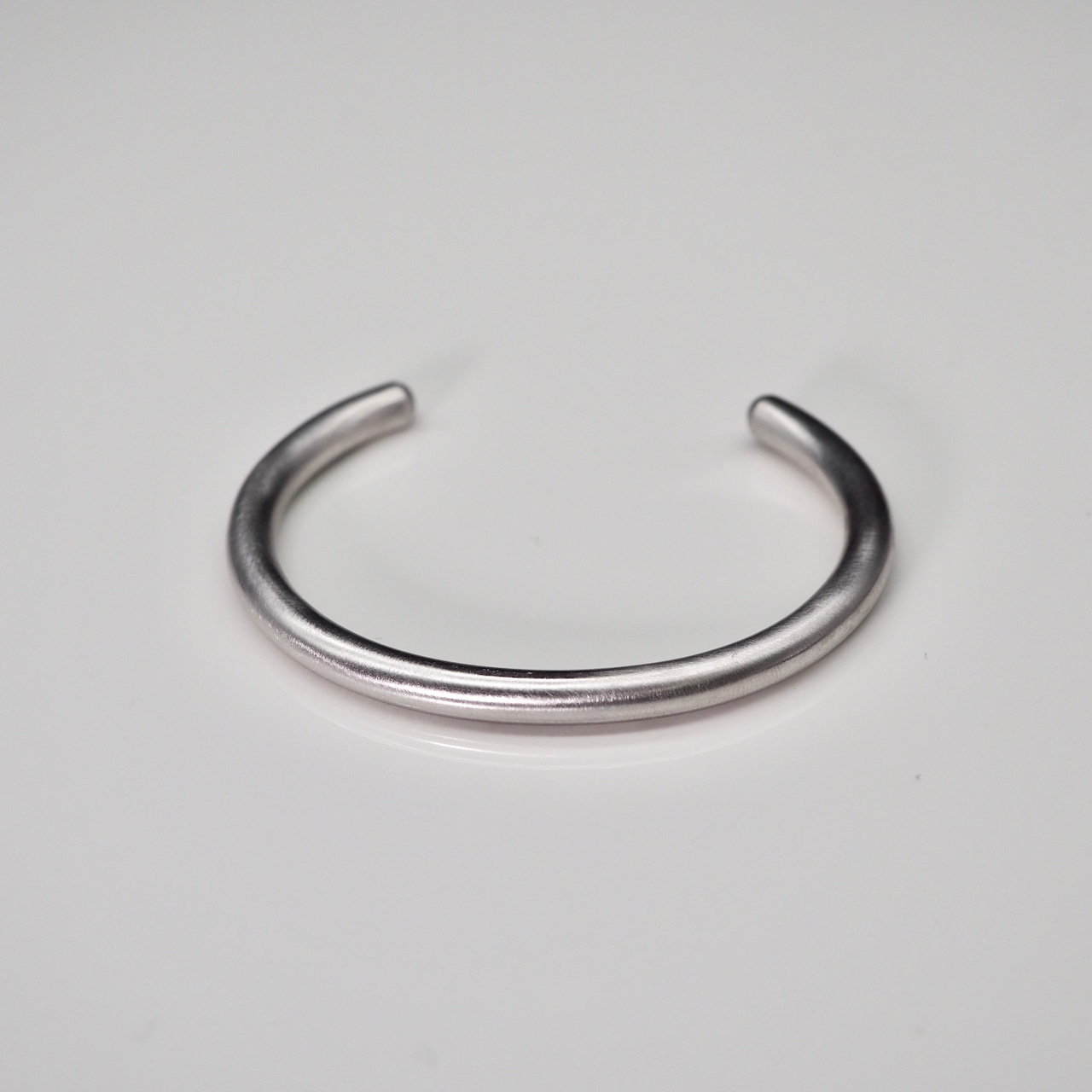 4.5mm Matt Round Bangleを仕入れる | ECモールに無い商品の仕入れならorosy（オロシー）