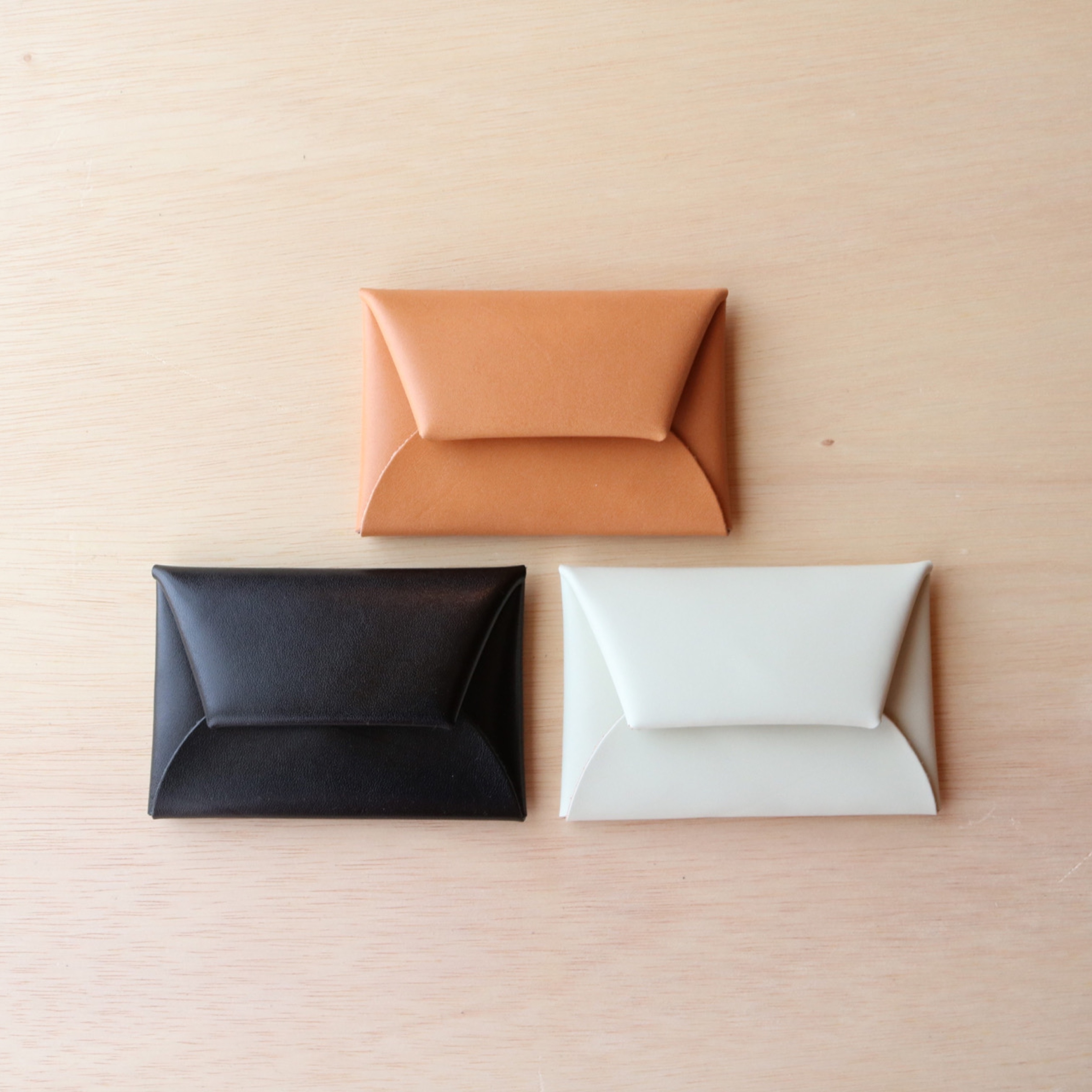 【M】seamless leather middle walletを仕入れる | ECモールに無い商品の仕入れならorosy（オロシー）