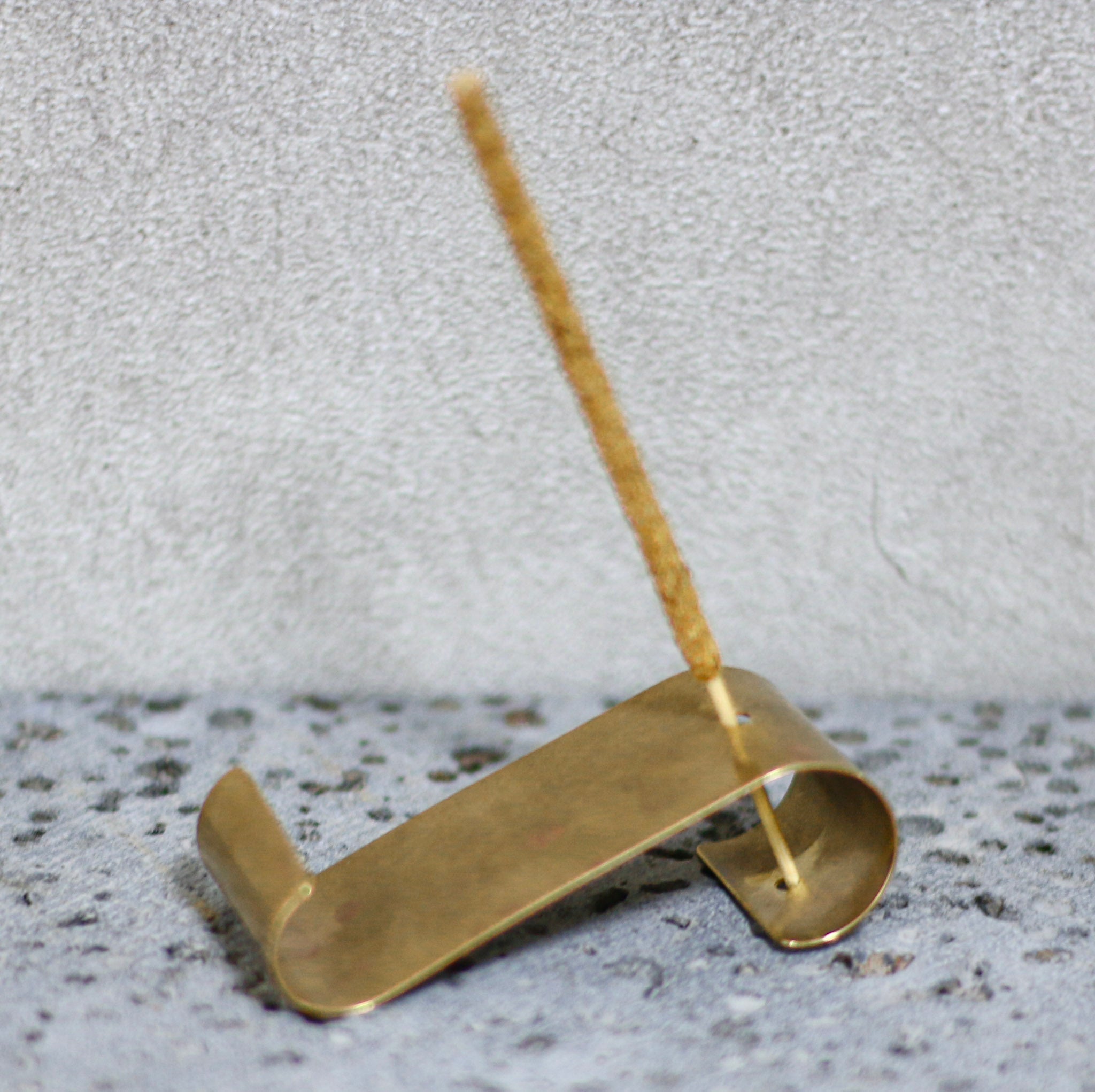Dual Brass Palo Santo Holder -Swirl Cを仕入れる | ECモールに無い商品の仕入れならorosy（オロシー）